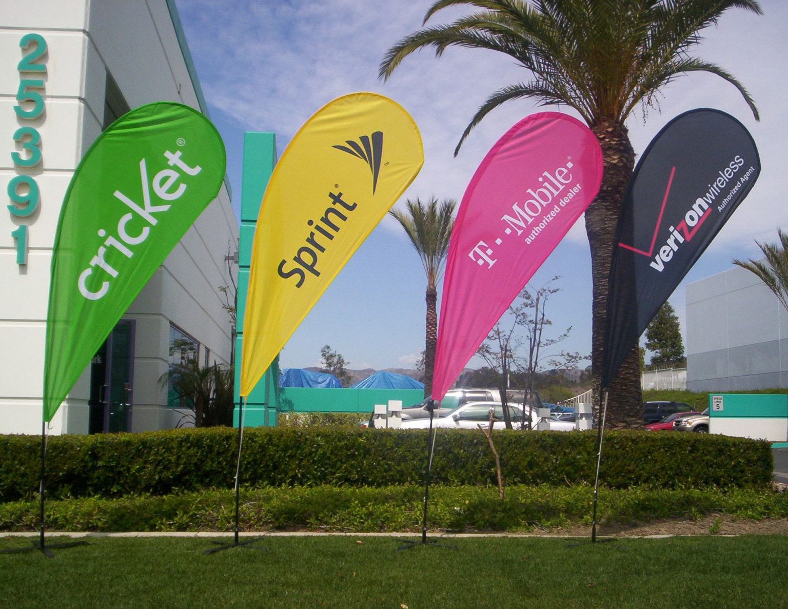 BANDERAS PUBLICITARIAS | Sublima Publicidad | Impresión Directa